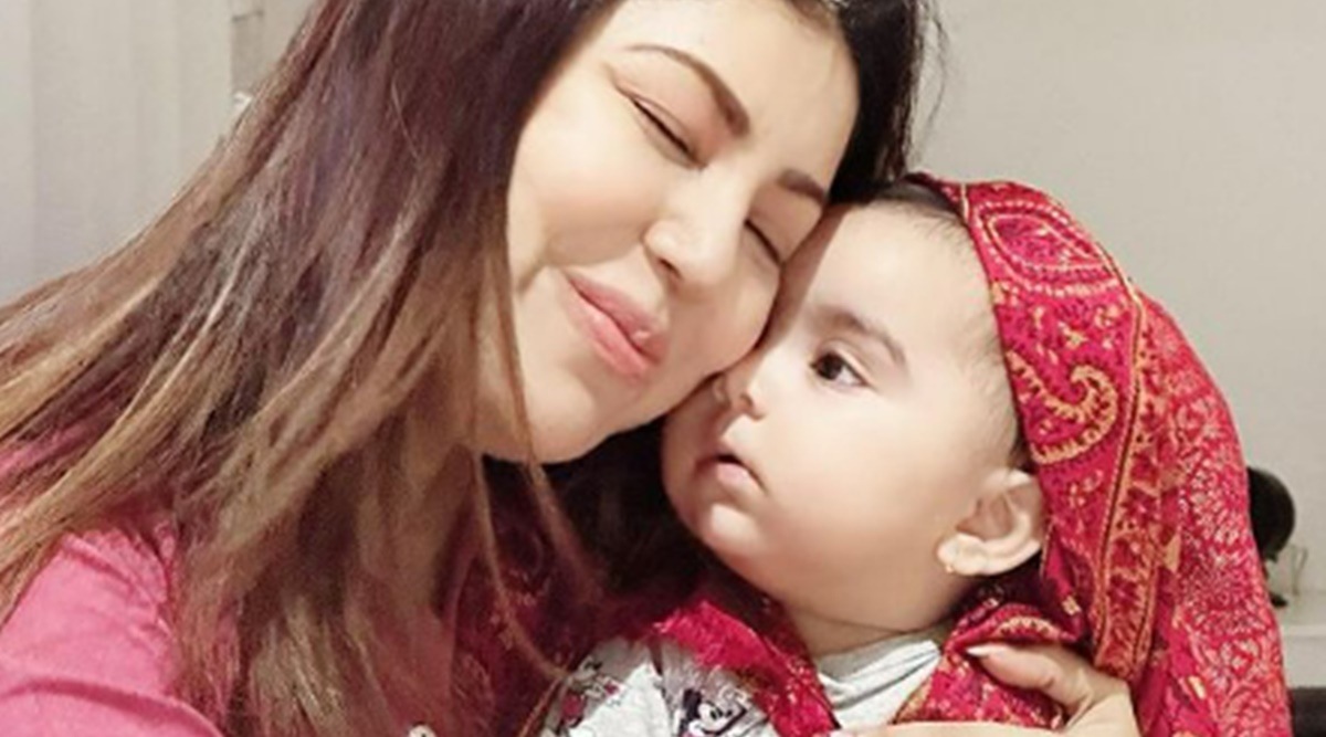 Debina Bonnerjee makes daughter walk on grass for ‘Earth connection ...