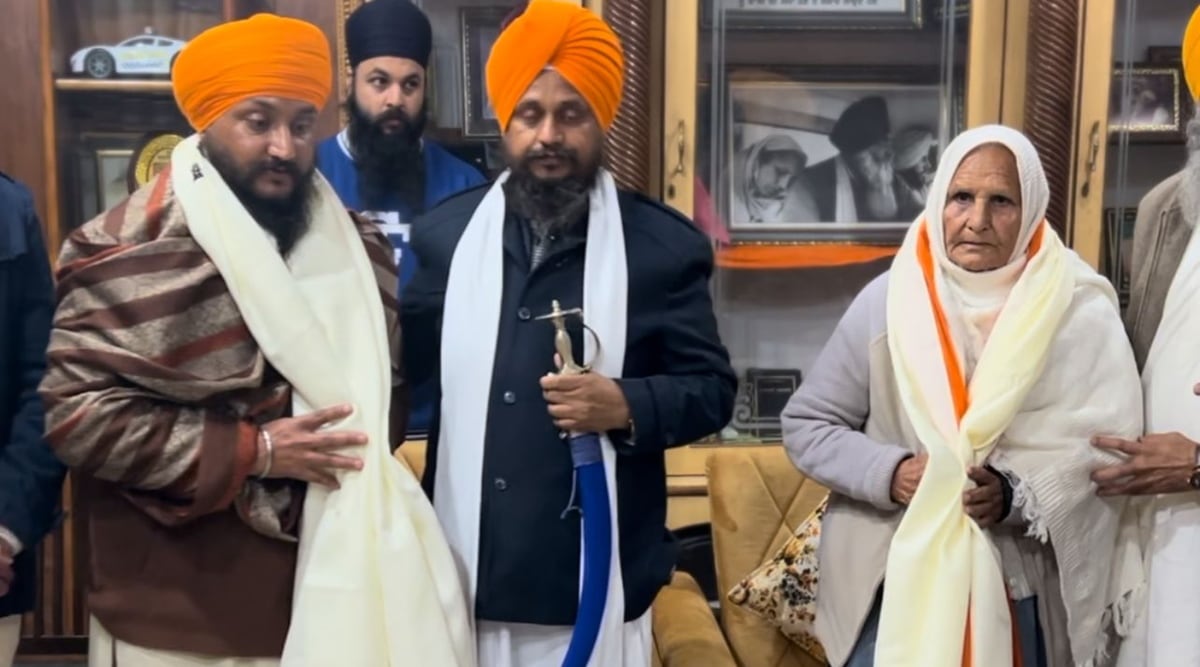 After Sukhbir, now Akal Takht Jathedar visits gurdwara in memory of ...