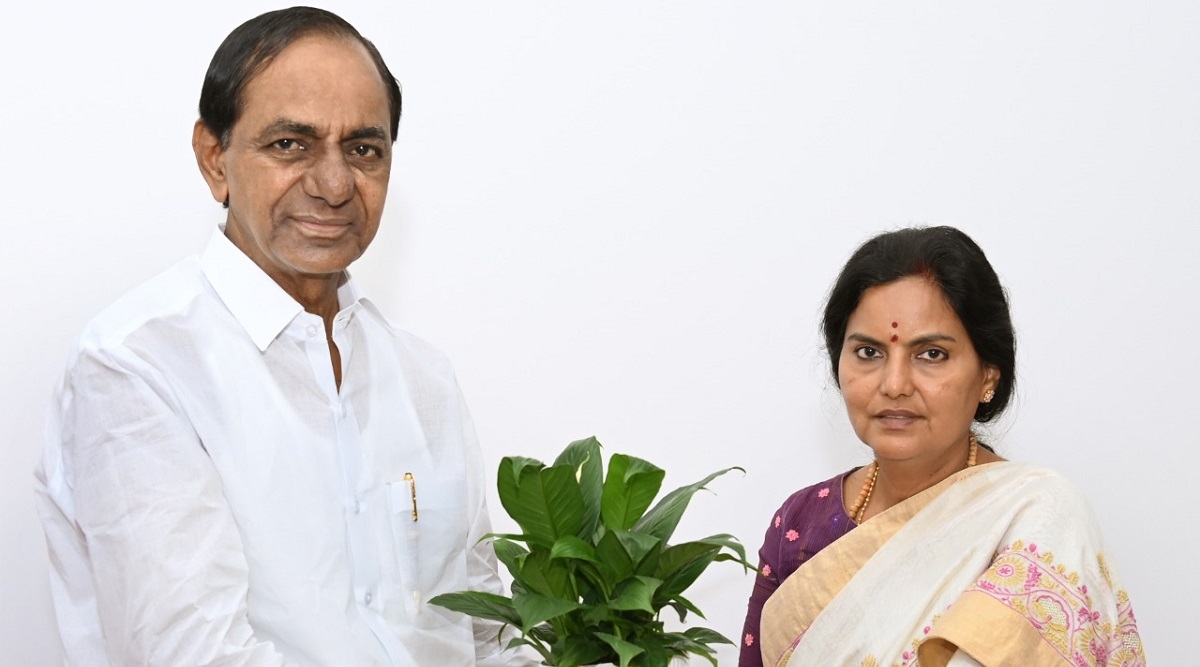 Telangana names Santhi Kumari as chief secretary after HC reinstates ...