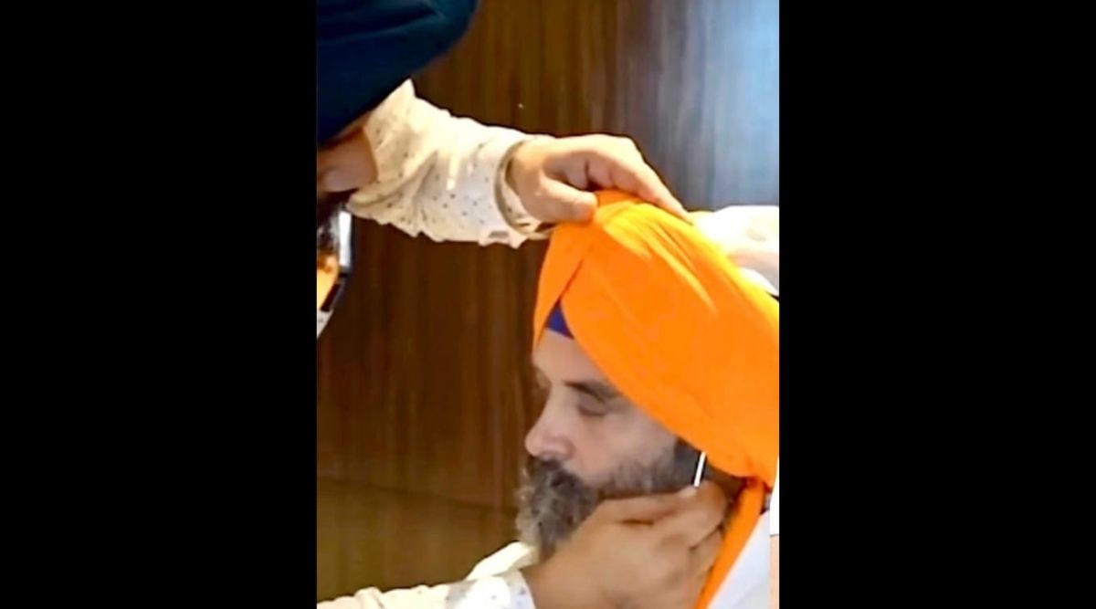 Rahul Gandhi was very respectful while getting the turban tied, says ... Rahul Gandhi was very respectful while getting the turban tied, says ...