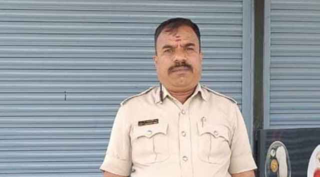 ‘Sitting in park without permission’: Bengaluru home guard extorts Rs ...