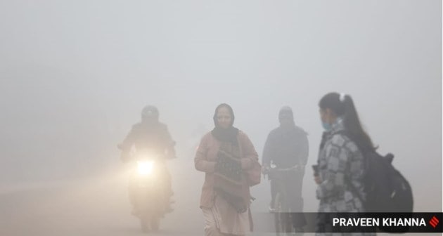 Another biting cold day in north India; dense fog clouds several states ...