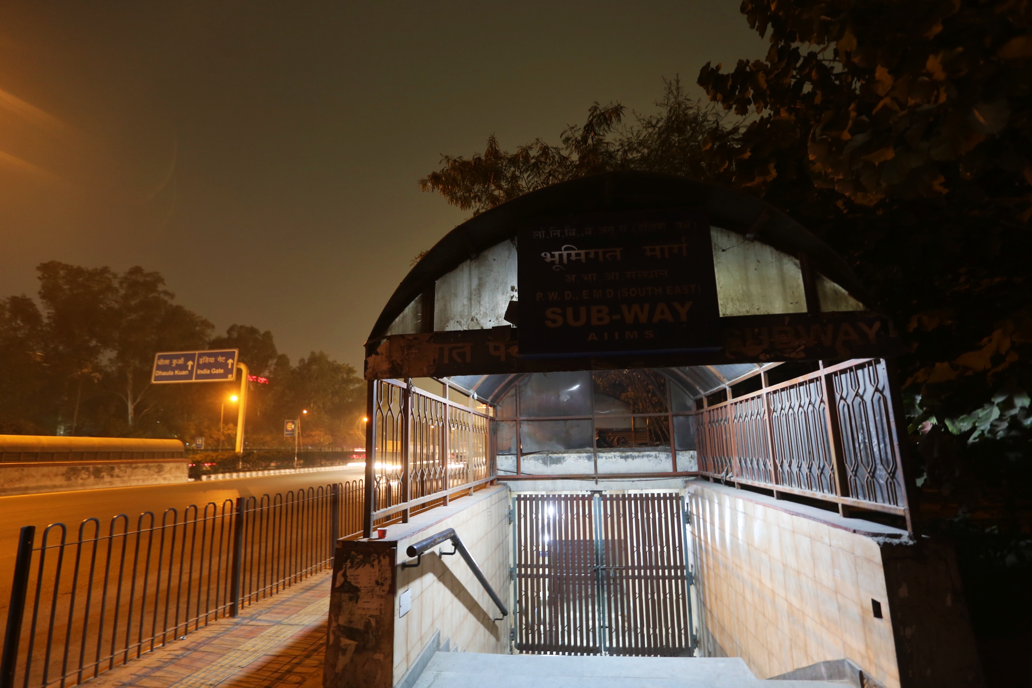 Delhi’s subways shut after 10 pm, pedestrians left with no choice but ...