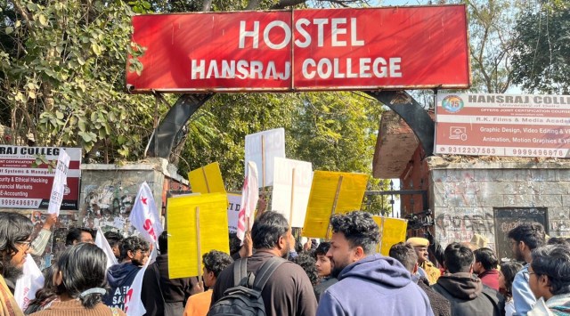 Hansraj College sees protest over veg-only menu | Delhi News - The ...
