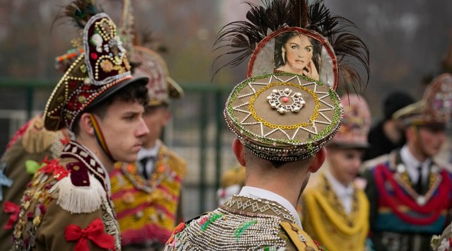 Bear costumes, dance at popular Romanian festival | Art-and-culture ...