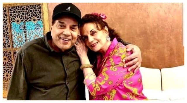 Dharmendra, Mumtaz arrive hand in hand on Indian Idol set: ‘Ye industry ...