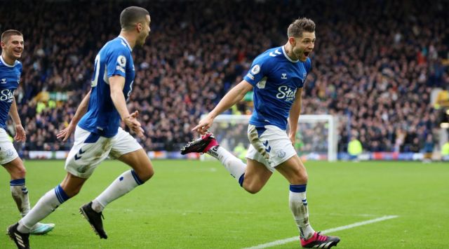 Tarkowski header sees strugglers Everton beat leaders Arsenal ...