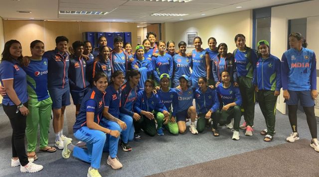 ‘All smiles’: Watch India and Pakistan players interact after the match ...