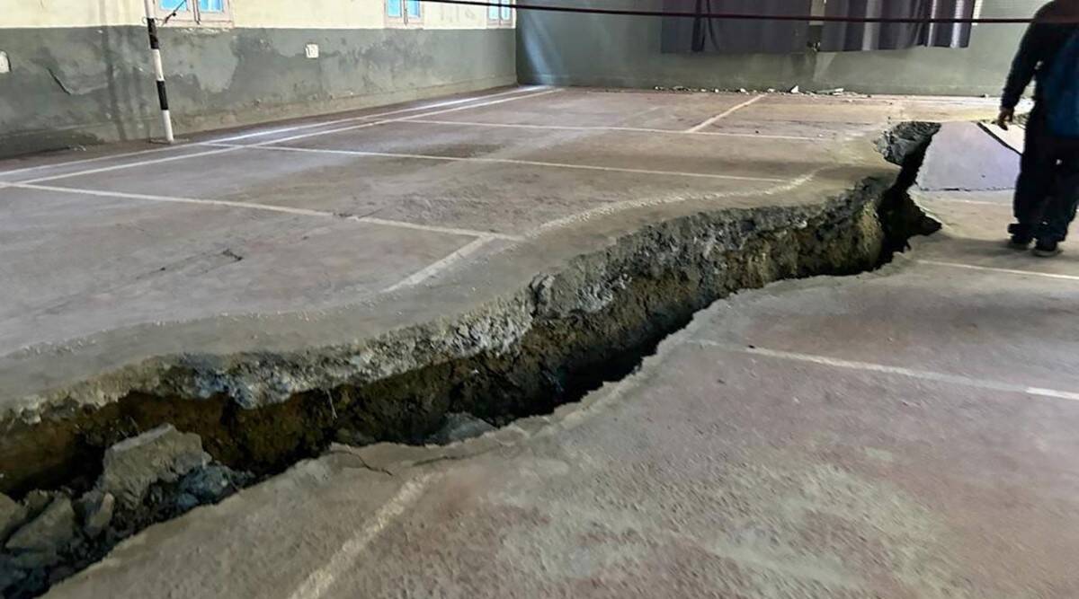 Ahead of Char Dham yatra, fresh cracks develop on road between ...