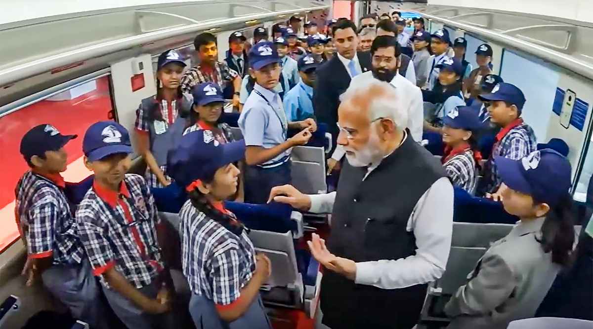 PM flags off Vande Bharat, says Budget boost to middle class | Mumbai ...