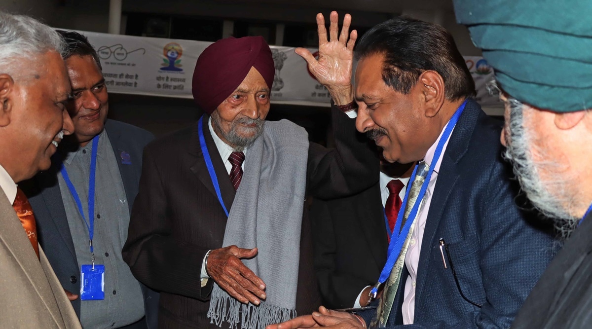 ‘1943 Civil’: 99-yr-old alumnus marks presence at PEC meet | Chandigarh ...