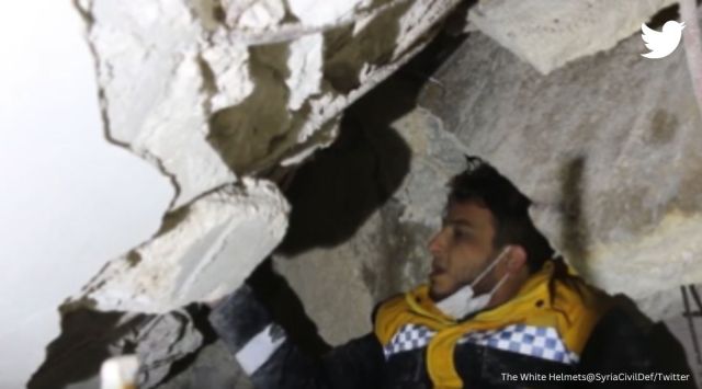 ‘With calm and care’: Rescue worker speaks soothingly, rescues girl ...