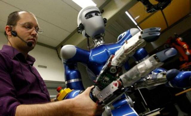 School in Pimpri-Chinchwad gets robotic laboratory | Pune News - The ...