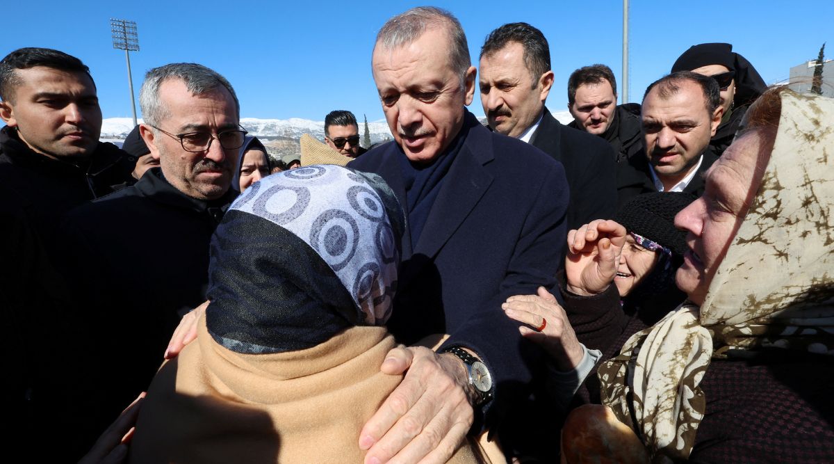 Tayyip Erdogan faces crescendo of criticism over quake response | World ...