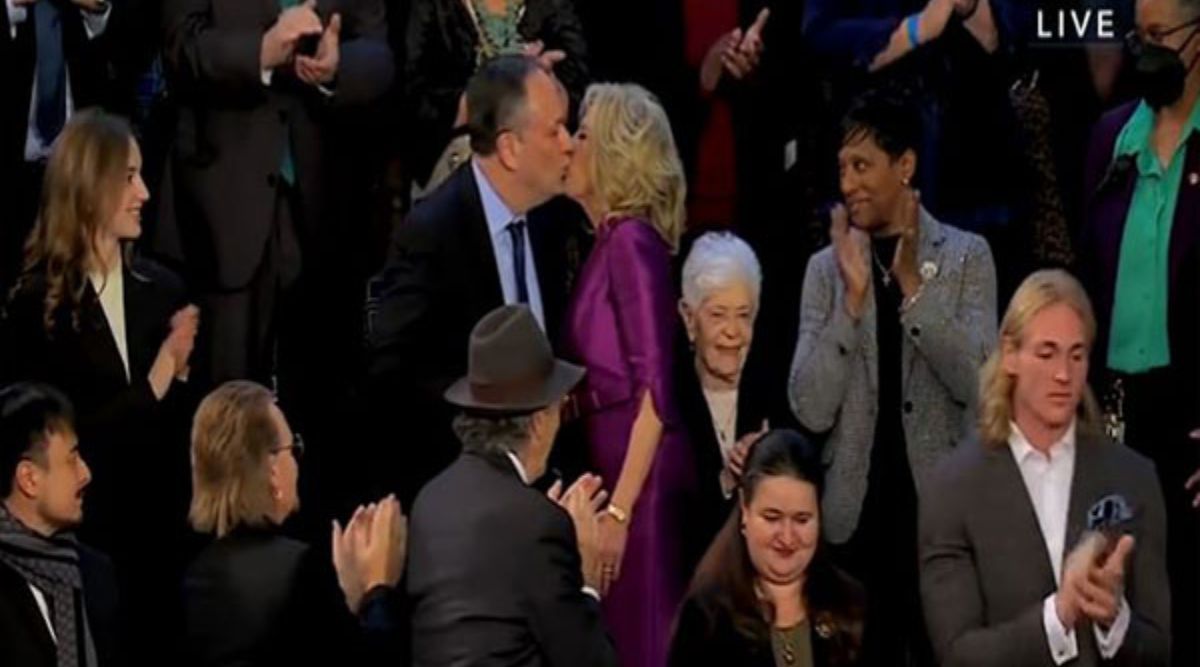 Viral Sotu Moment Jill Biden Kisses Kamala Harris Husband Trending
