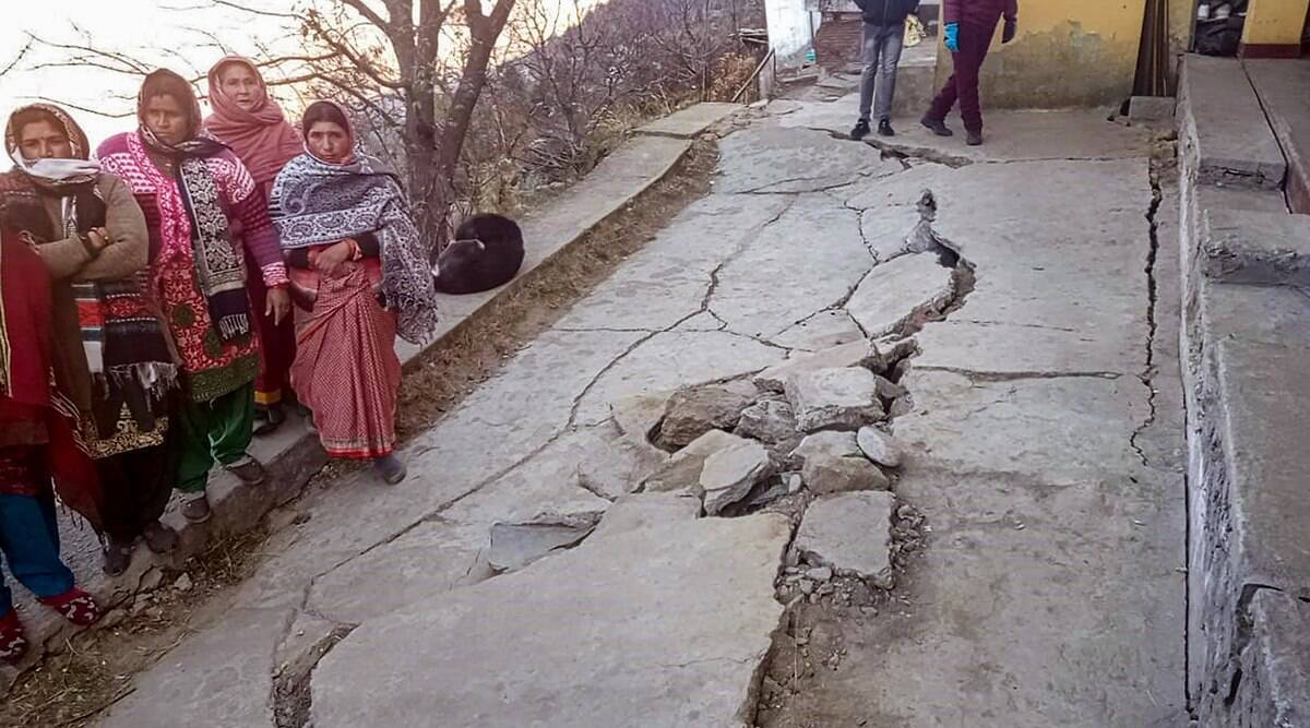 Uncertainty persists in Joshimath as residents await permanent ...
