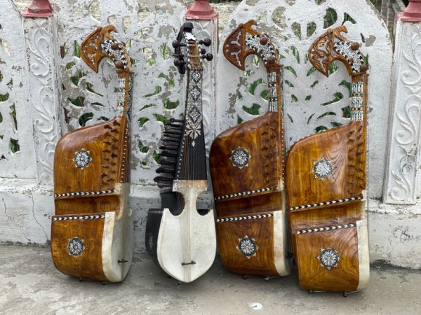 At Pune’s FTII, a Kashmiri musician performs to popularise traditional ...