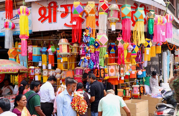 Pune Weekend Getaway: From flowers to jewellery, here are 4 city ...