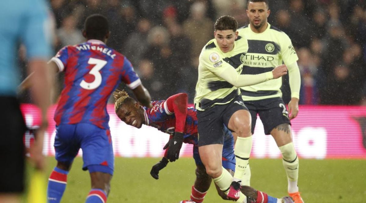 Julian Alvarez signs contract extension at Man City | Football News ...