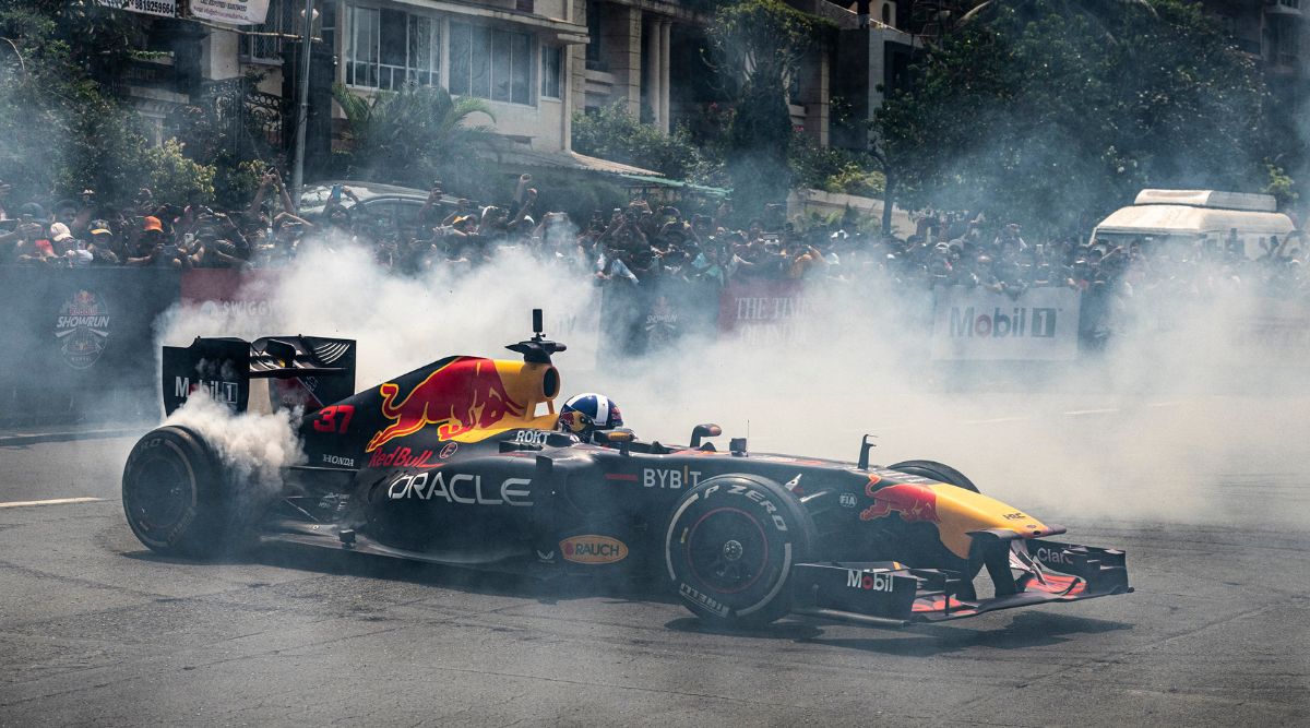 As David Coulthard scorches Bandra promenade in RB7, for once Shah Rukh ...