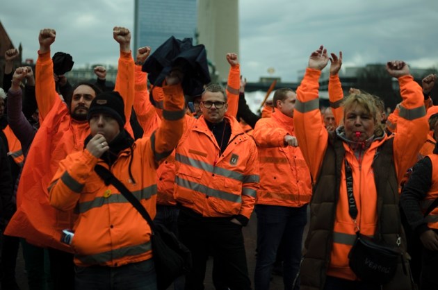 Massive protests over pay cripple transport in Germany | World News ...