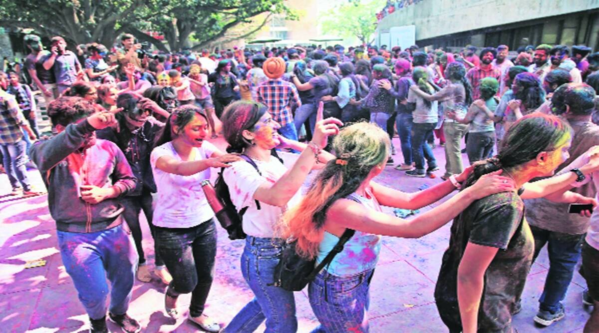 Dances’ at Holi event organised by New Delhi Bar Association ...