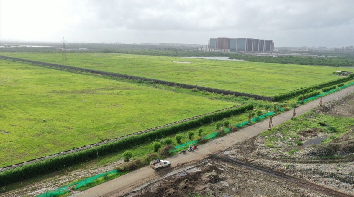 Gardens to keep the stench away from diamond bourse | Ahmedabad News ...