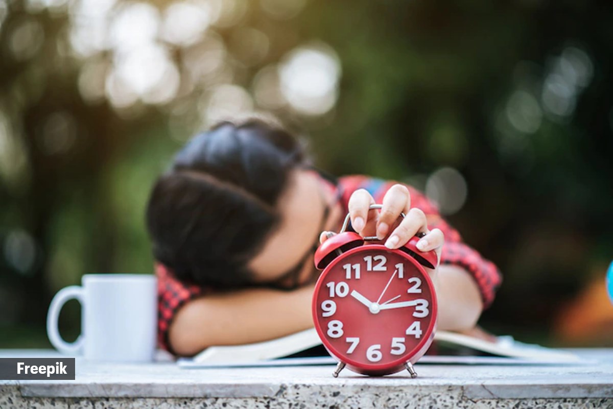 The right way, time, and position to take a short post-lunch nap is ...