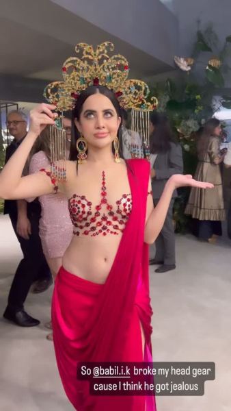 Babil Khan breaks Uorfi Javed’s head gear at Abu Jani Sandeep Khosla event; Jaya Bachchan and ...