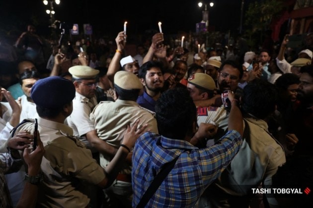 Chaos at Red Fort as Congress protests Rahul’s disqualification | India ...