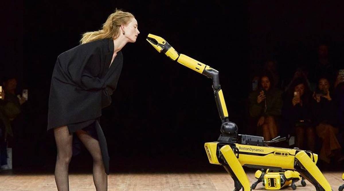 Watch: Models and robots share runway at Coperni’s fashion show in ...