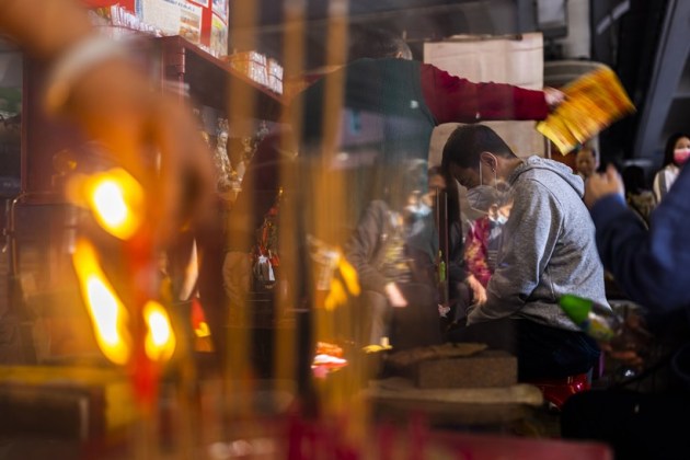 Hong Kong’s ‘villain hitting’ ritual draws crowds | Lifestyle Gallery ... Hong Kong’s ‘villain hitting’ ritual draws crowds | Lifestyle Gallery ...
