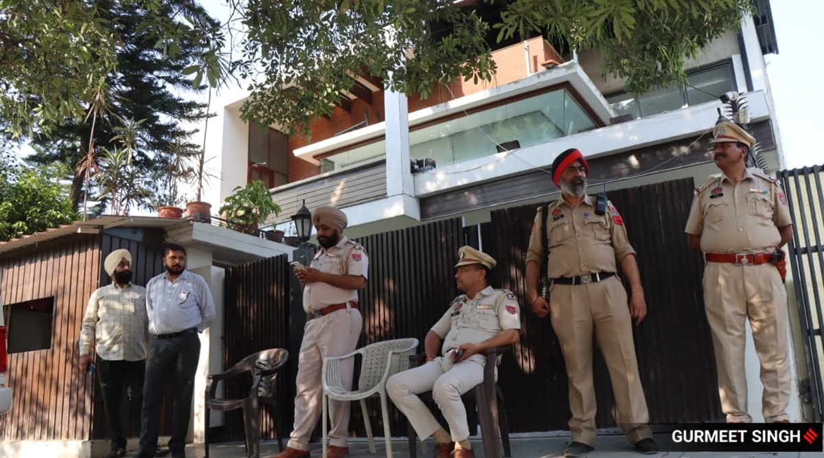 Punjab Vigilance Bureau raids IAS-turned-Congress leader Kuldeep Vaid ...