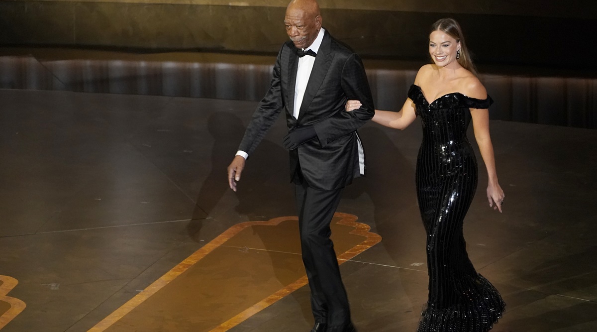 Morgan Freeman wears compression glove at Oscars stage; how does it ...