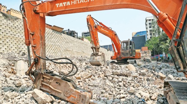 Mumbai reels under construction dust ‘devil’ | Mumbai News - The Indian ...