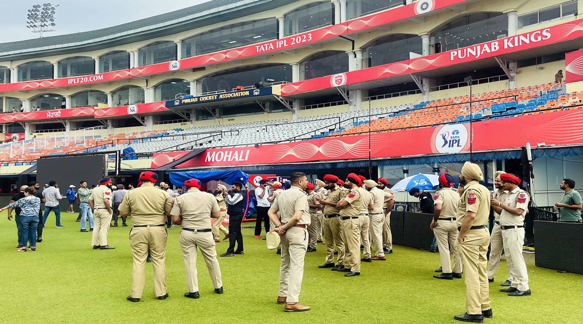 Police on toes in view of Morcha protest march, IPL match today ...