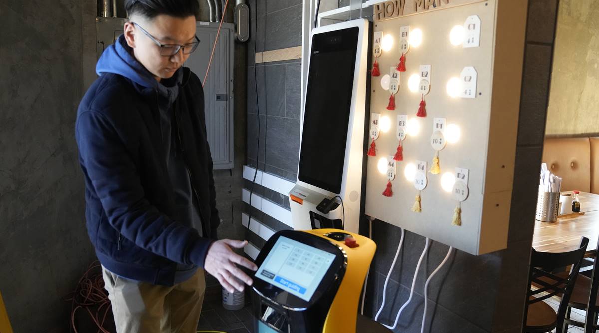 Are robot waiters the future? Some restaurants think so | Food-wine ...