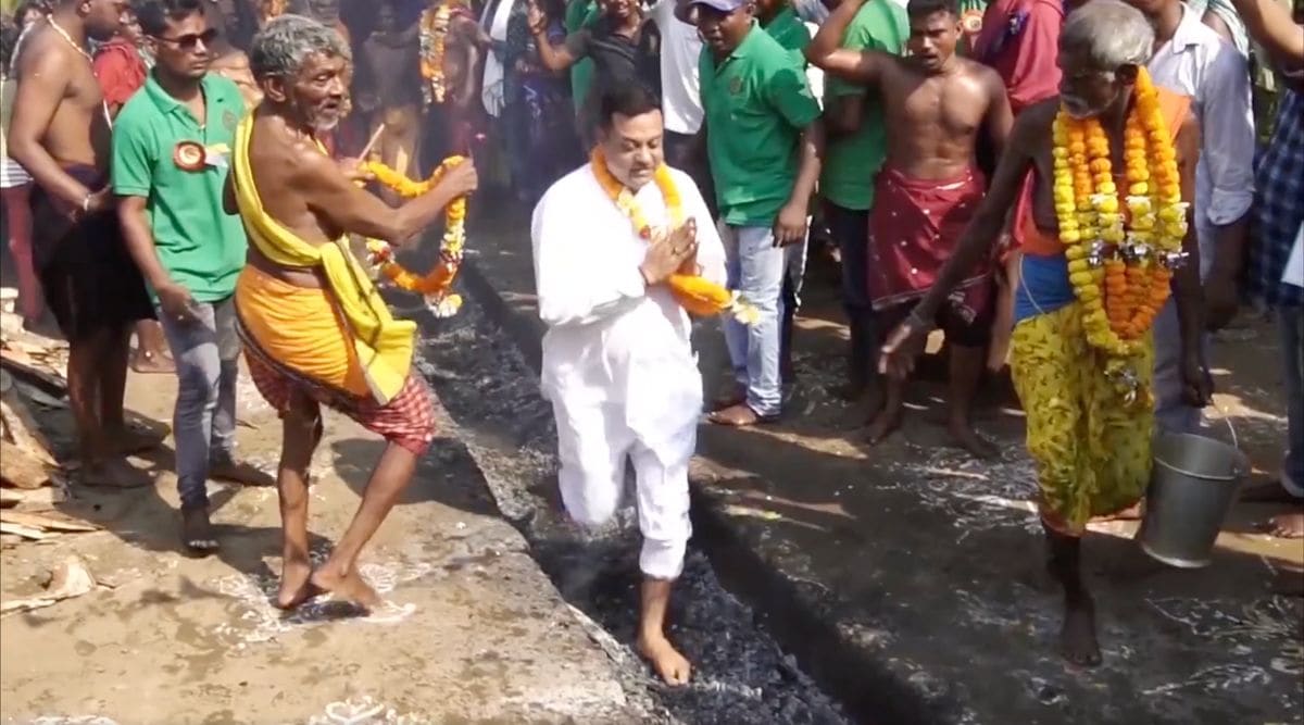 Sambit Patra walks on fire, worships Goddess Dulan | Bhubaneswar News ...