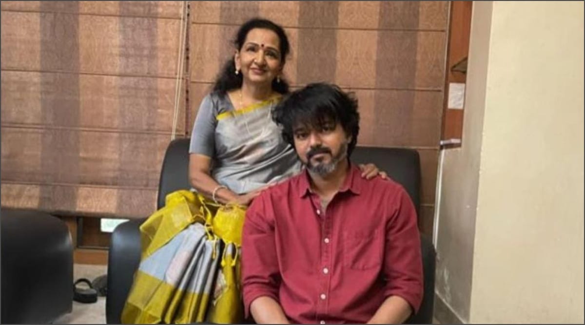 Vijay poses with mom Shobana as he joins parents to celebrate their ...