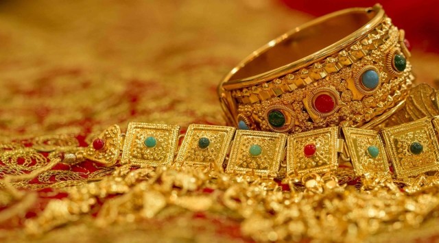 Pune craftsman flees with gold worth over Rs 1.25 crore, search on ...