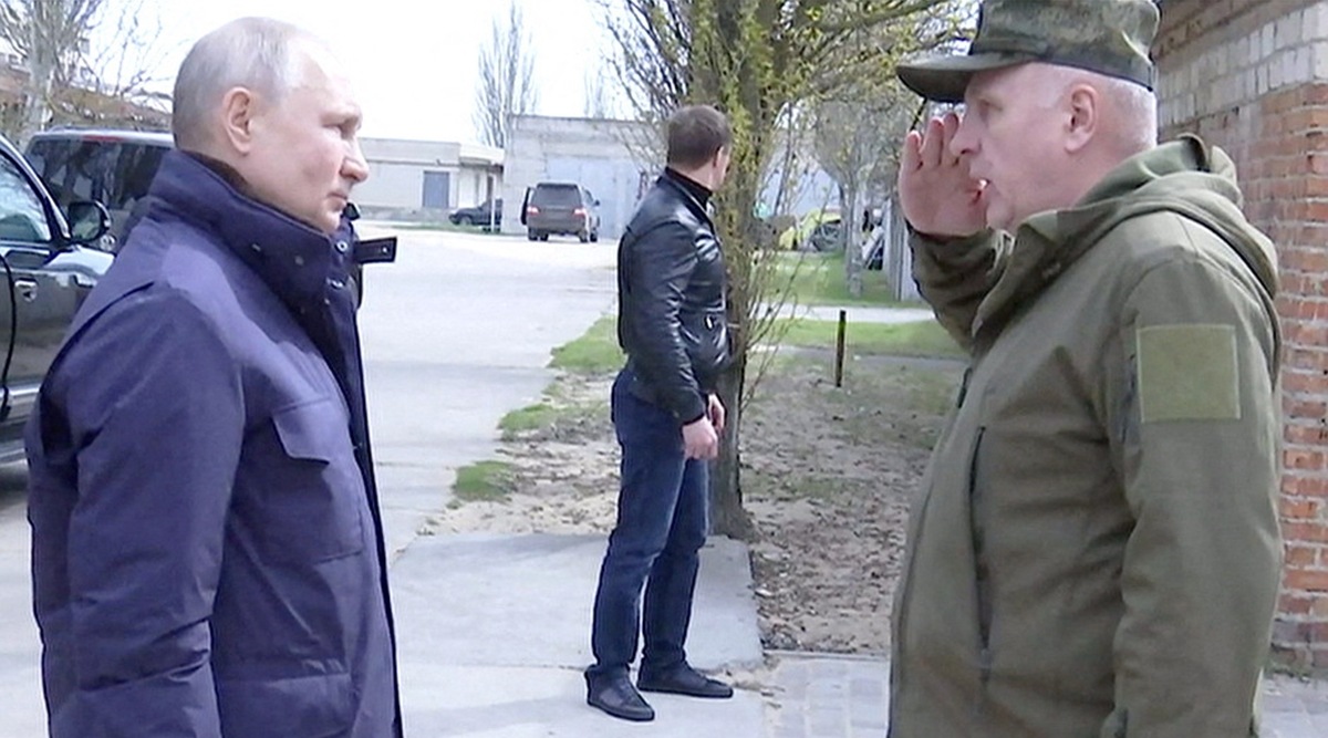 Vladimir Putin Visits Russian Troops In Ukraines Kherson Luhansk