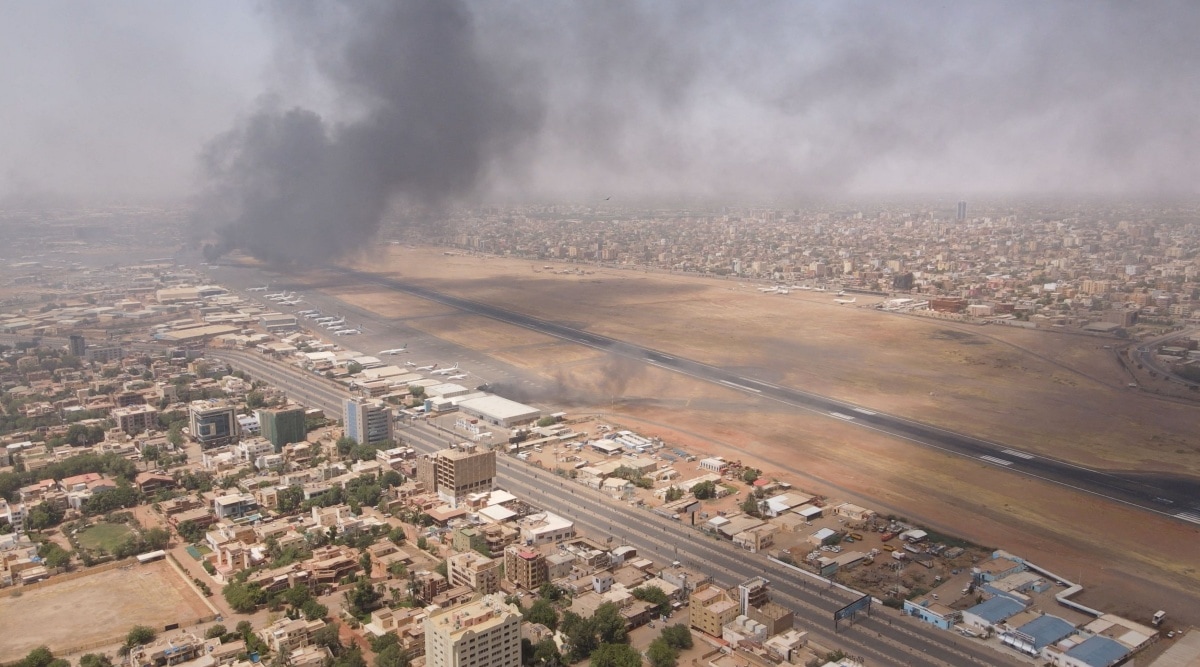 Sudans Army Says Evacuations Of Diplomats Expected To Begin World