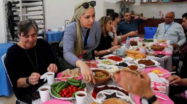 On a culinary homecoming, influencer chefs look to perpetuate ...