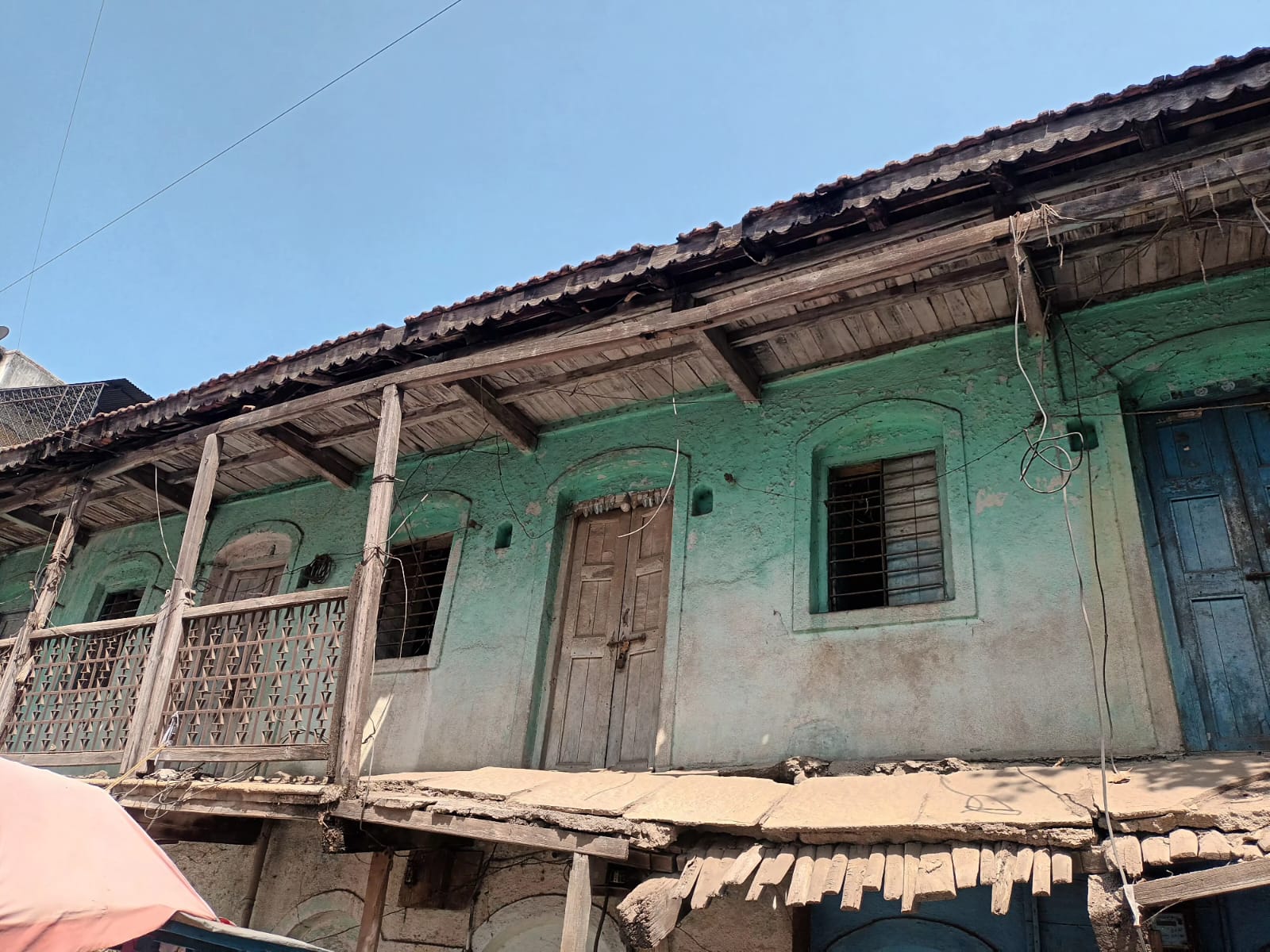 Ahead of monsoon, PCMC issues notices to owners of 125 ‘dangerous ...