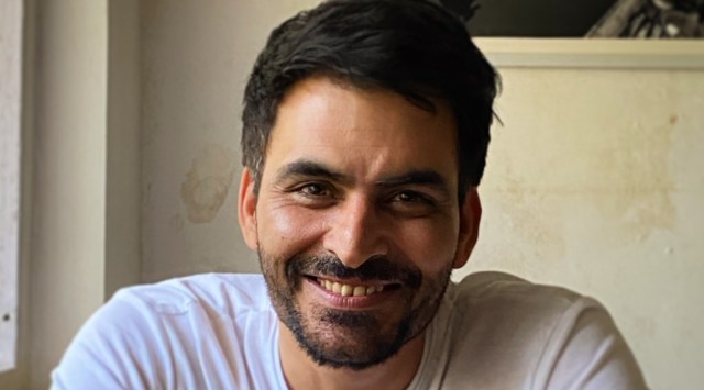 Manav Kaul explores modern-day relationship with his new play | Mumbai ...