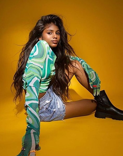 From Bandra slum to ‘heroine with blue ticks’: Dream on | Mumbai News ...