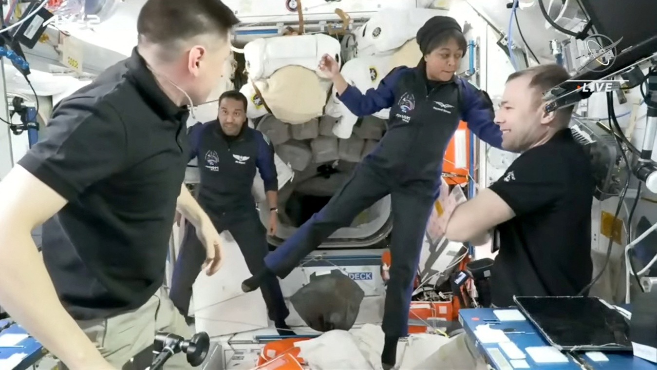 Meet Rayyanah Barnawi, the first Arab woman astronaut to go to space ...