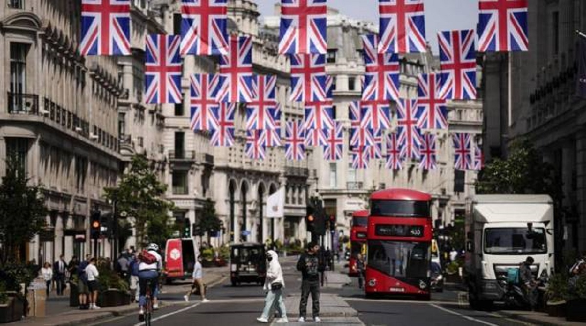 UK jobless rate rises to 3.9% as people return to labour market ...