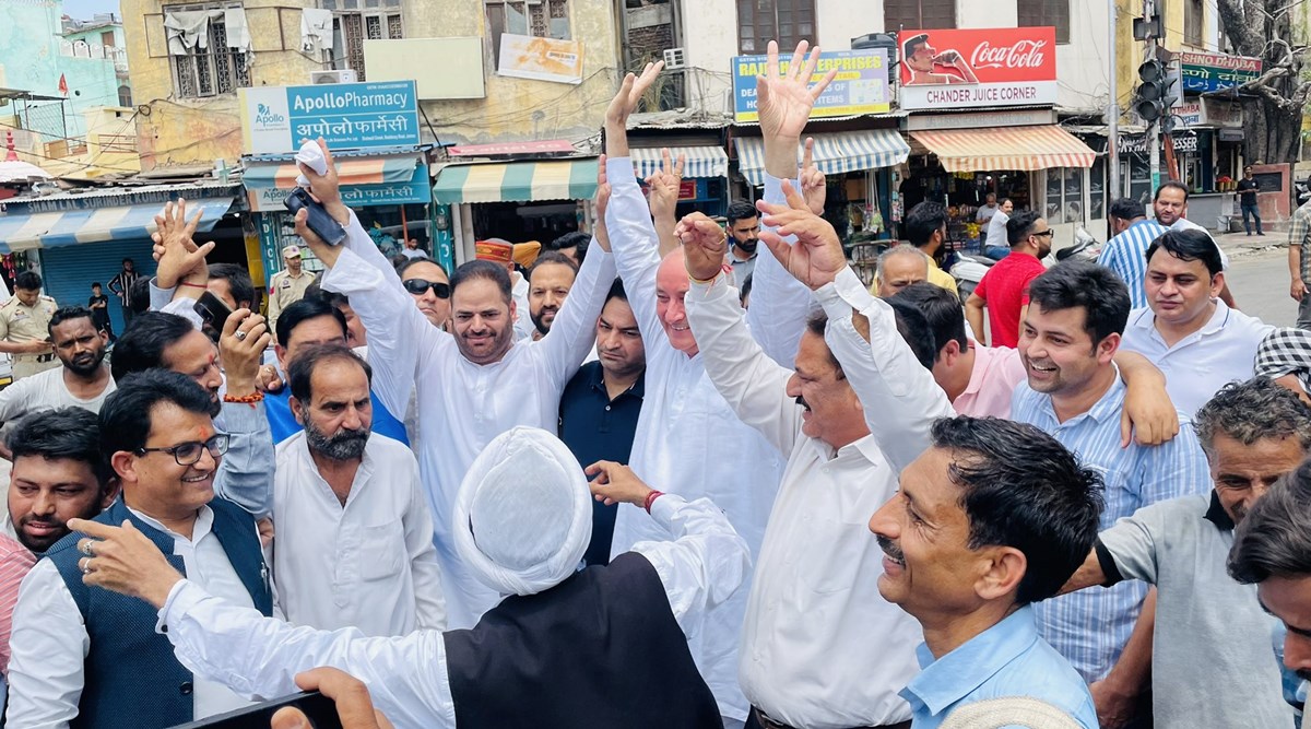Congress Workers Celebrate Karnataka Win Jandk Chief Says ‘full Credit