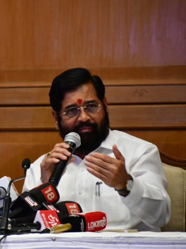 SC says Shinde to remain as CM, but criticises ex-Guv’s role in Maha ...